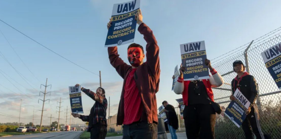 Auto Workers Strike: U.A.W. Halts Work at 3 Plants in Contract Fight ...