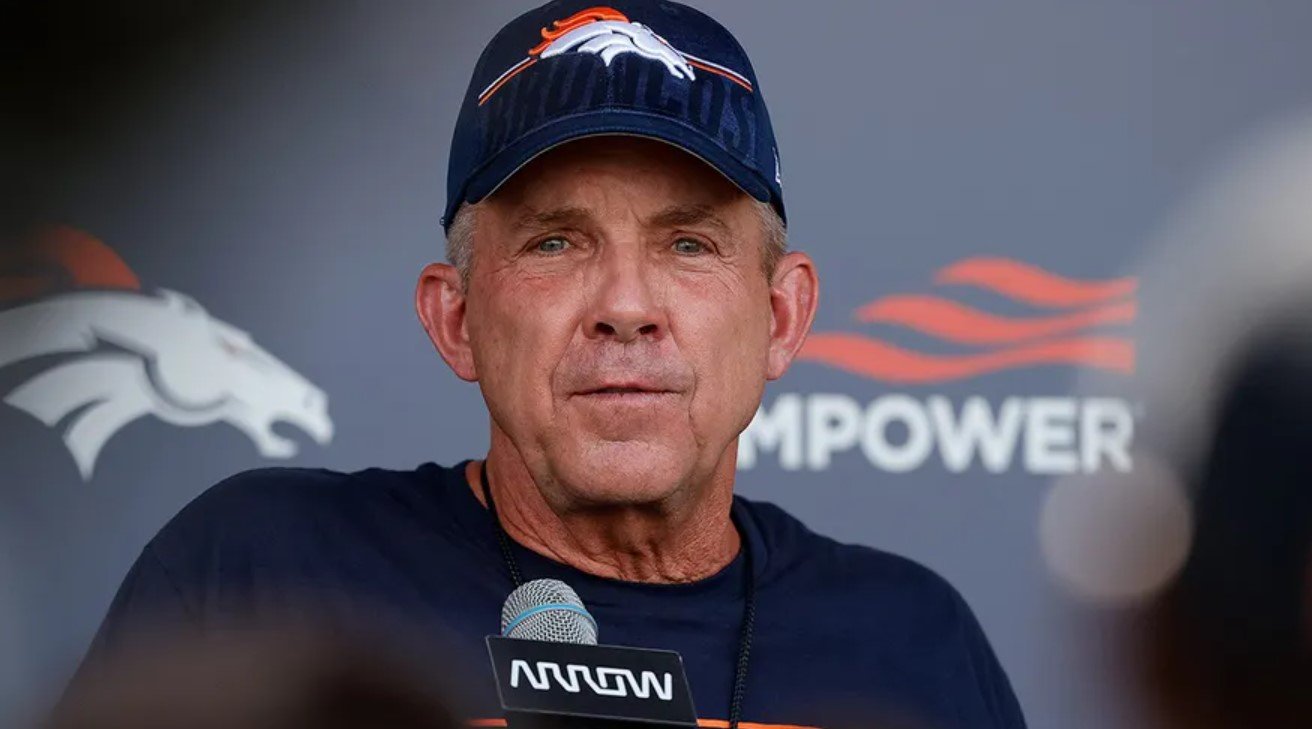 Payton’s Broncos fall to Hackett’s Jets in a stunning upset